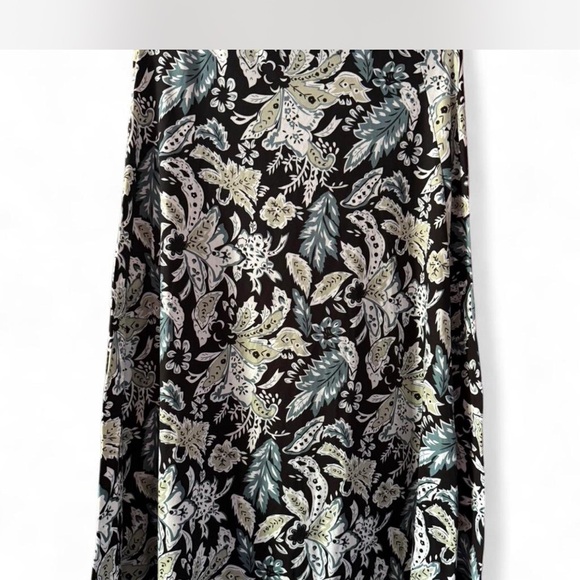 Emily Stacy | Skirts | Chic Floral Maxi Skirt In Black And Cream | Poshmark